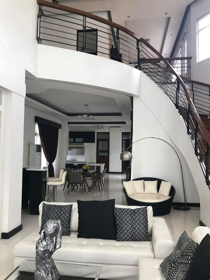 6BR with pool, koi pond, high ceilings at Multinational Village ...